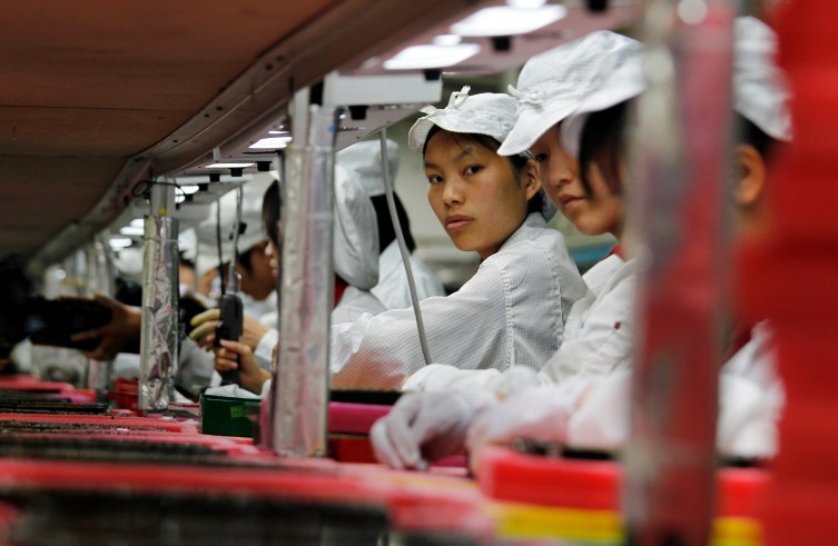 Pics: How Workers Make iPods and iPhones | TIME.com