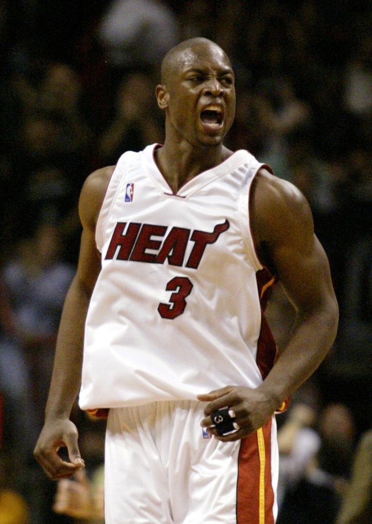 Wade Strains Hamstring in First Preseason Game With LeBron | TIME.com