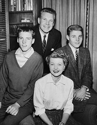 'Ozzie and Harriet' Star David Nelson Dies at 74 | TIME.com