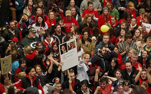 Viral Video: The View From the Front Lines of the Wisconsin Protests ...