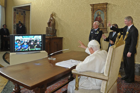 Phoning the Heavens: Pope Calls Endeavour Astronauts | TIME.com