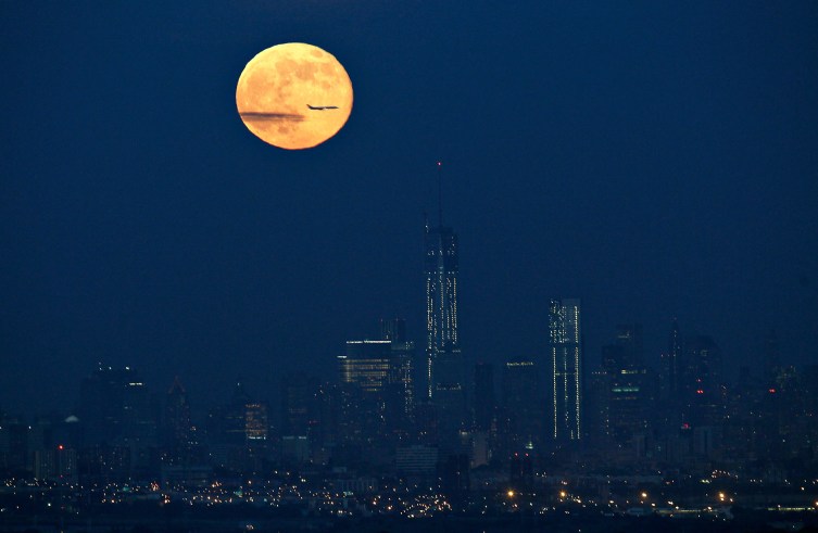 Supermoon Looms Large: The Year’s Biggest Full Moon Rises | TIME.com